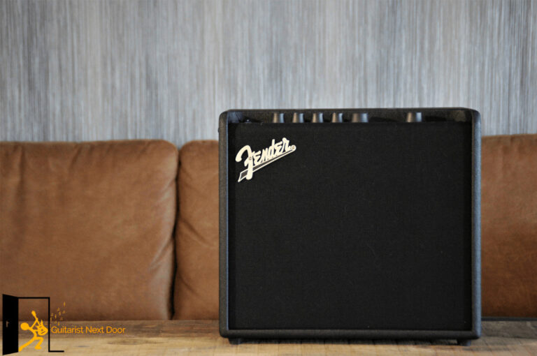 Fender Mustang LT25 - Beginners Dream Amp? (In-Depth Review)
